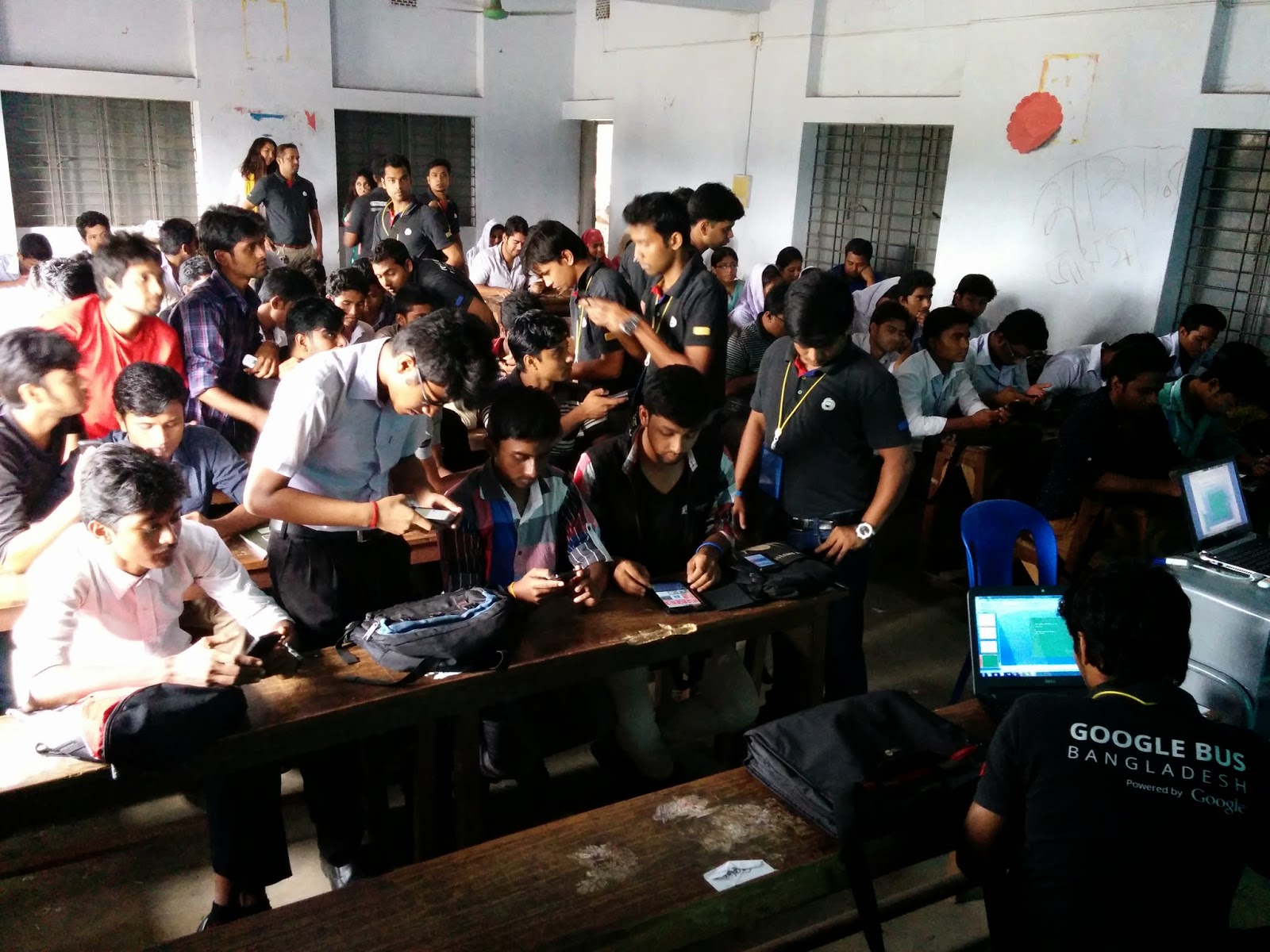 正向思考的商人：Google Bus 開往只有 10% 上網人口的孟加拉 | TechNews 科技新報