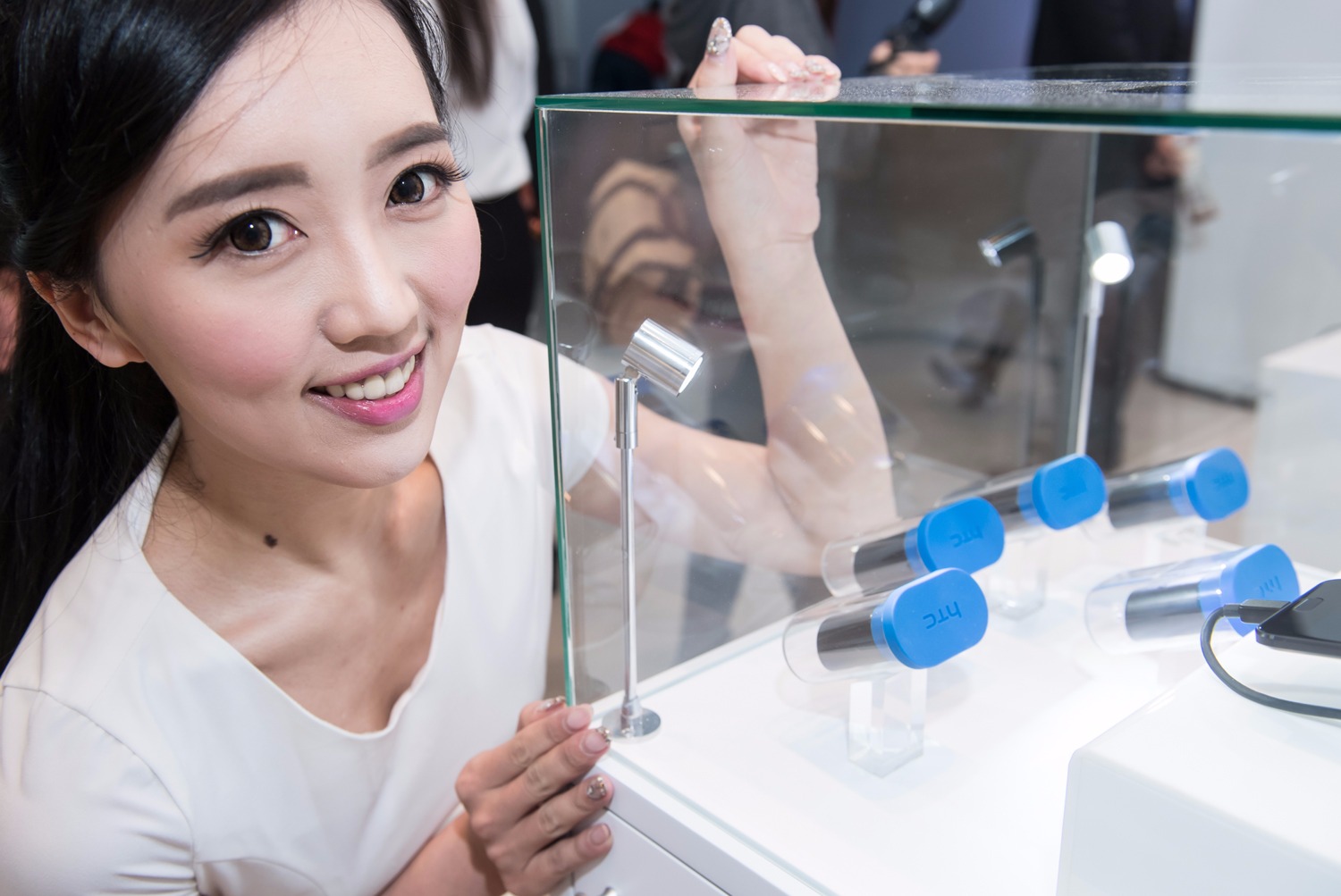 HTC 攜手 Volkswagen 搶進車聯網，七月新車配備 Customer-Link 系統 | TechNews 科技新報