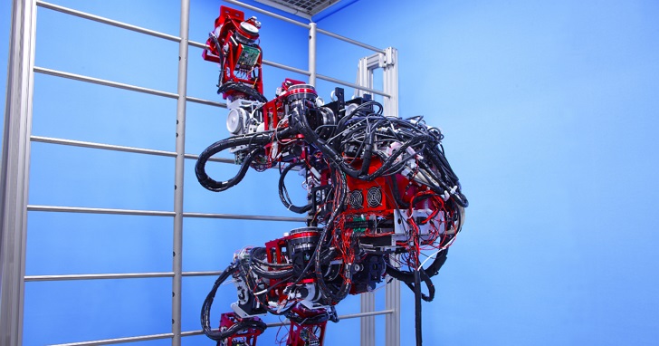 日本早稻田大學與三菱電機共同研發可爬梯子的救災用「變形金剛」 | TechNews 科技新報