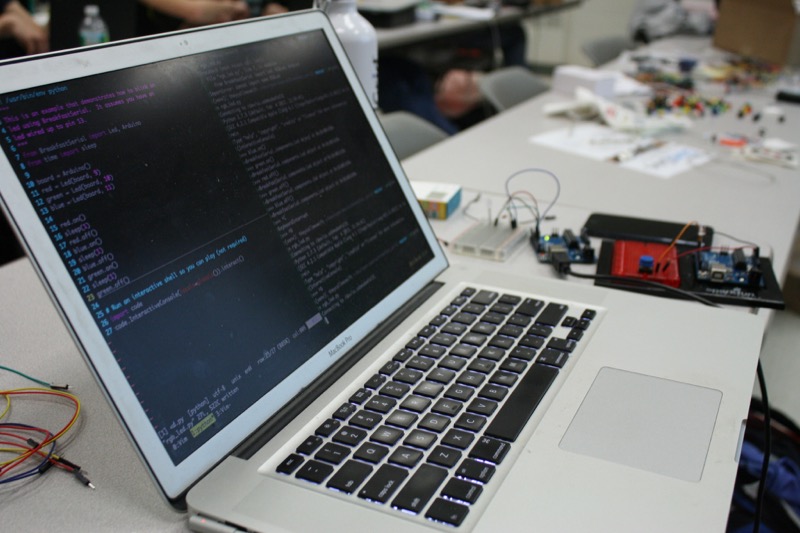 為了發展 iPhone 的無障礙功能，蘋果聘請了盲人工程師 | TechNews 科技新報