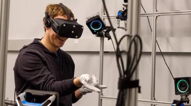 Mark Zuckerberg 秀出 Oculus 最新產品，VR 手套即將到來 | TechNews 科技新報