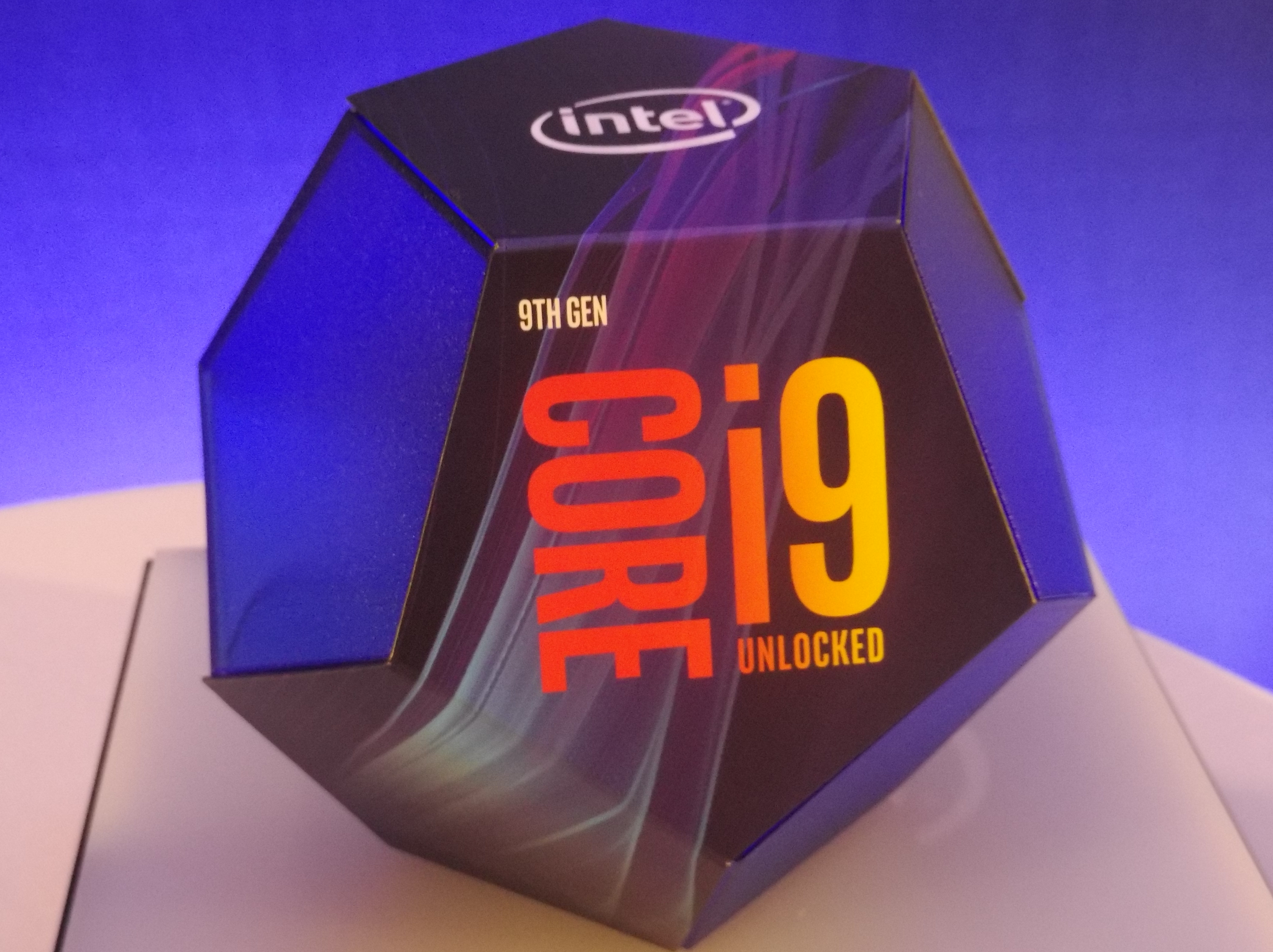 瞄準龐大電競商機，英特爾發表第 9 代 intel Core 處理器 | TechNews 科技新報