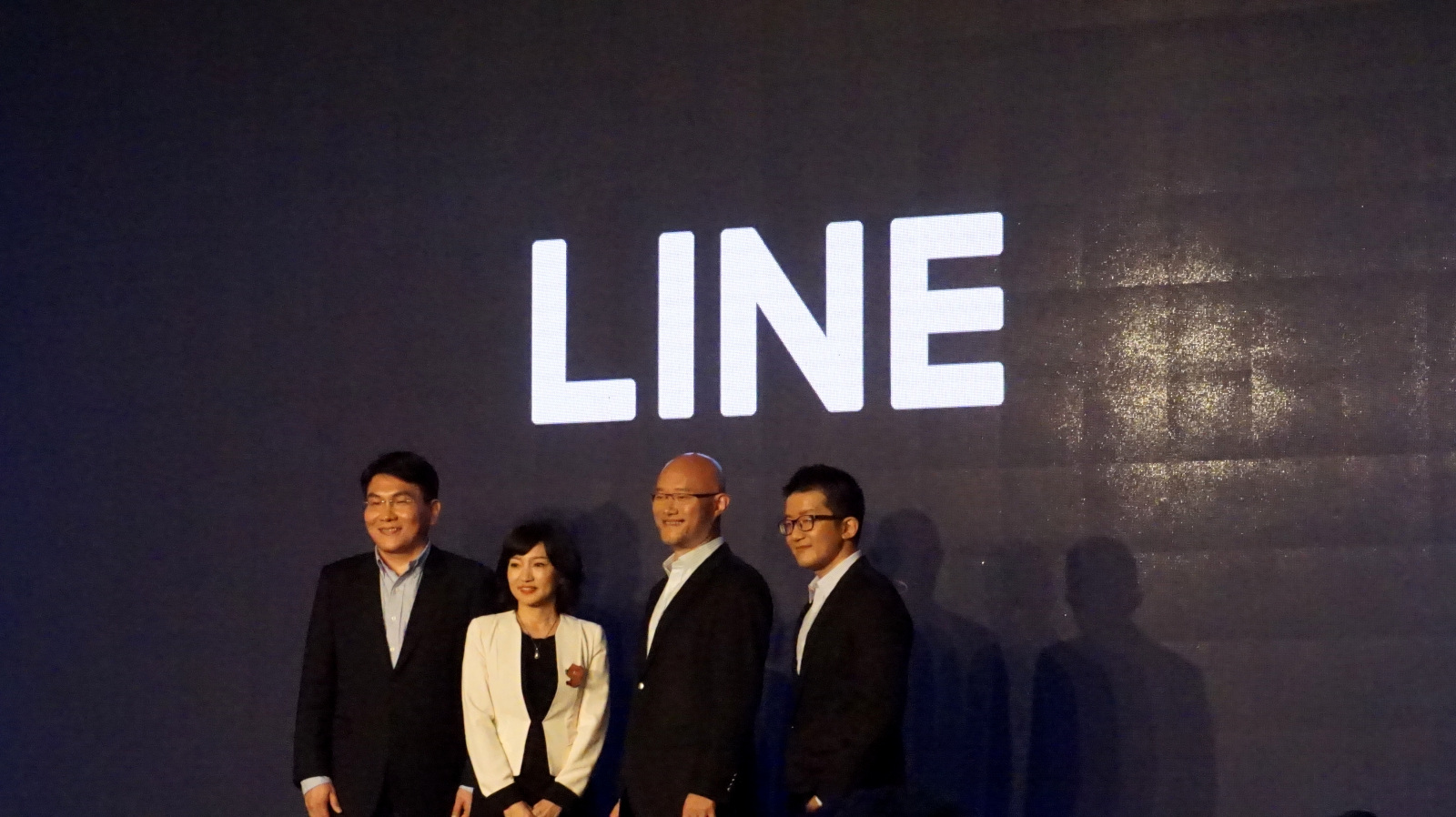 LINE 首度在台舉行 LINE CONVERGE 大會，宣布百人徵才規模與官方帳號 2.0 | TechNews 科技新報