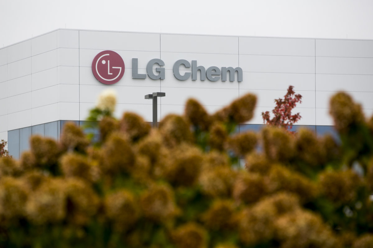 鎖定次世代面板，LG Chem 買 soluble OLED 核心技術 | TechNews 科技新報