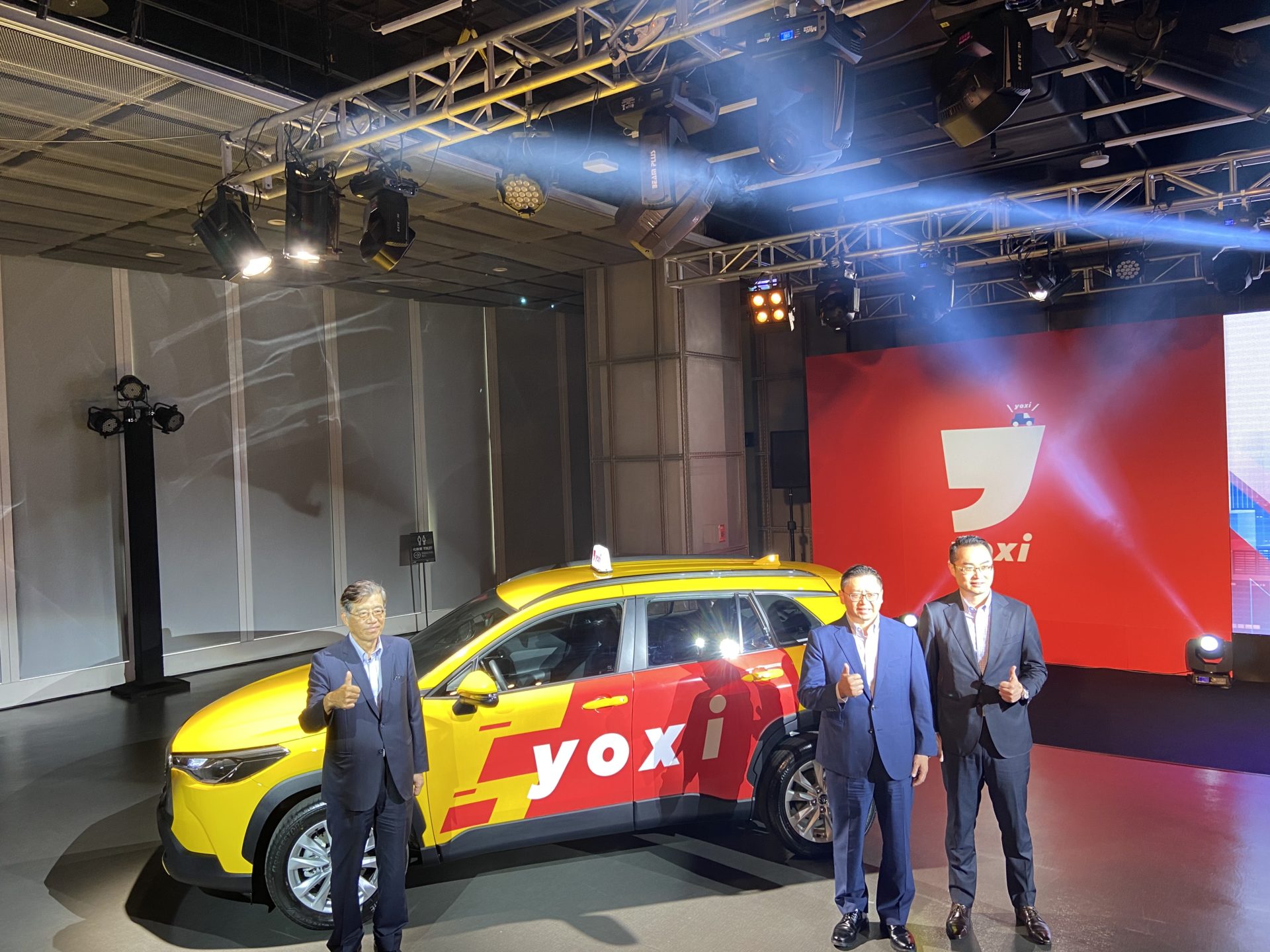 叫車平台戰雲再起，和泰親自下海推 Yoxi 叫車服務 | TechNews 科技新報