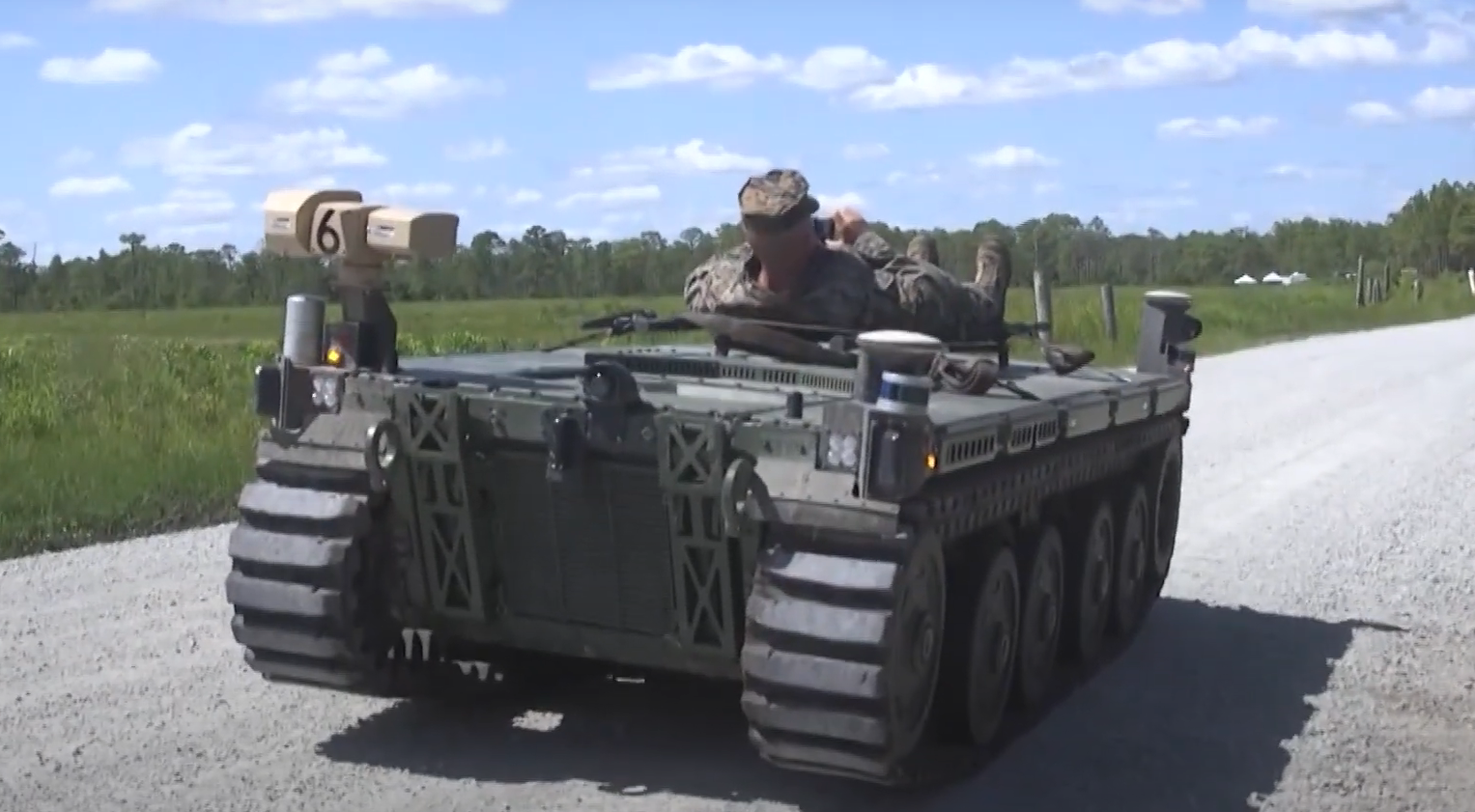 自動砲塔兼救護車，美軍測試遠征模組化自動載具 | TechNews 科技新報