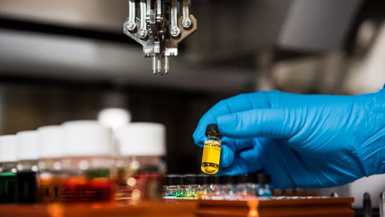 英國製藥巨頭 GSK 聯手倫敦國王學院，利用 AI 開發癌症療法 | TechNews 科技新報