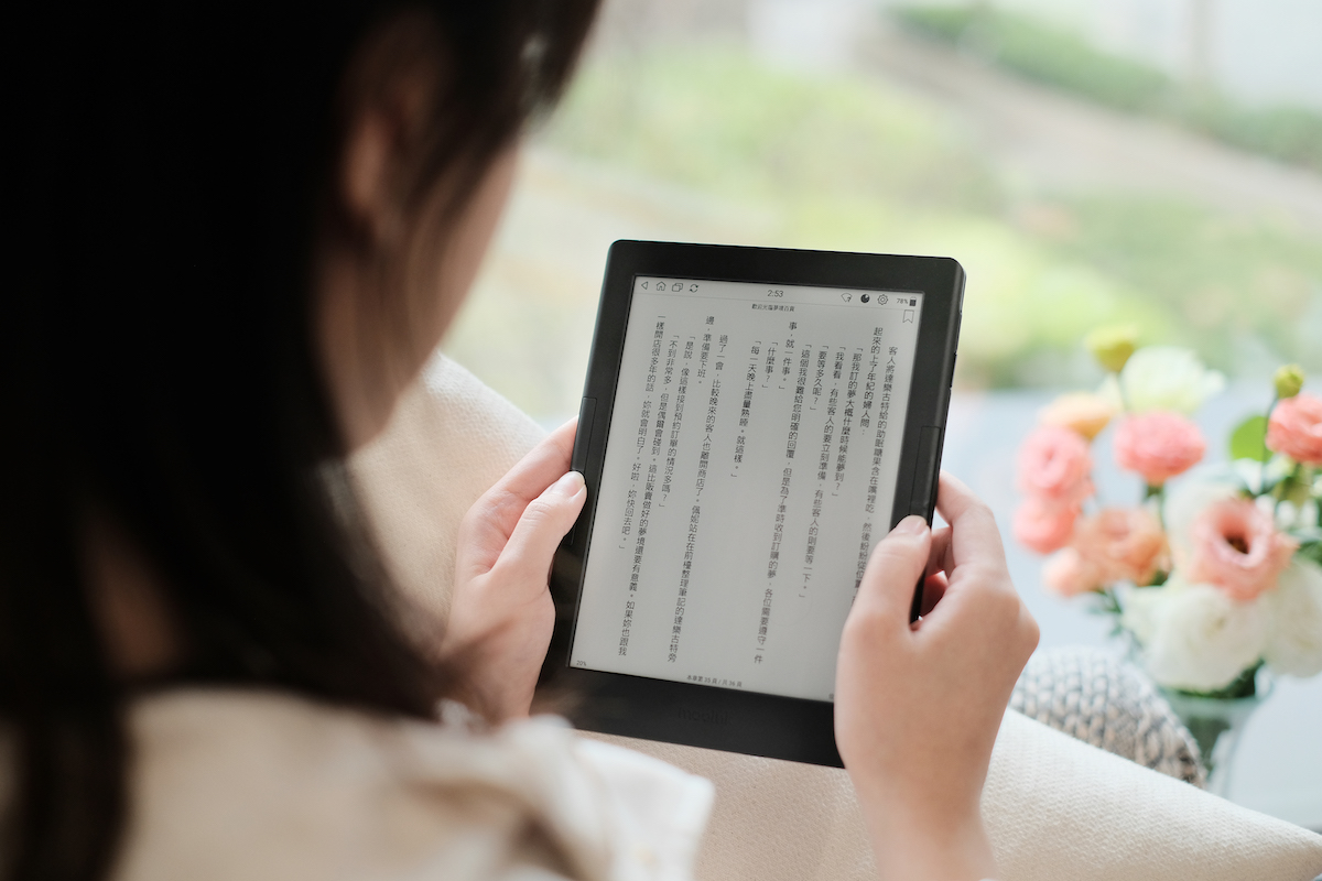 Readmoo 公開 7.8 吋 mooInk Plus 2 閱讀器，4/26 起展開預購 | TechNews 科技新報