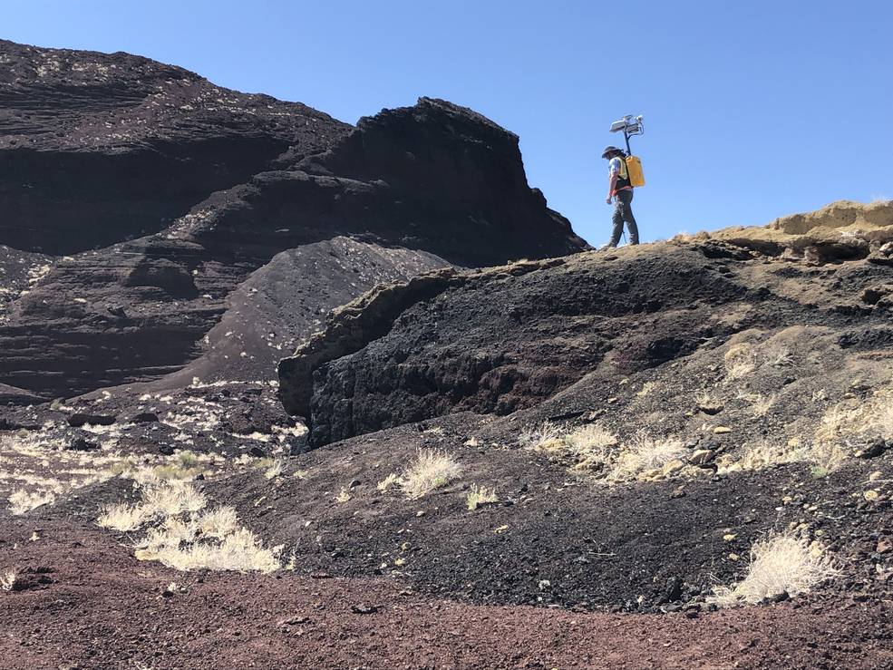 NASA Develops Moon Scanning Backpack To Draw 3D Maps In Real Time To nasa-develops-moon-scanning-backpack-to-draw-3d-maps-in-real-time-to