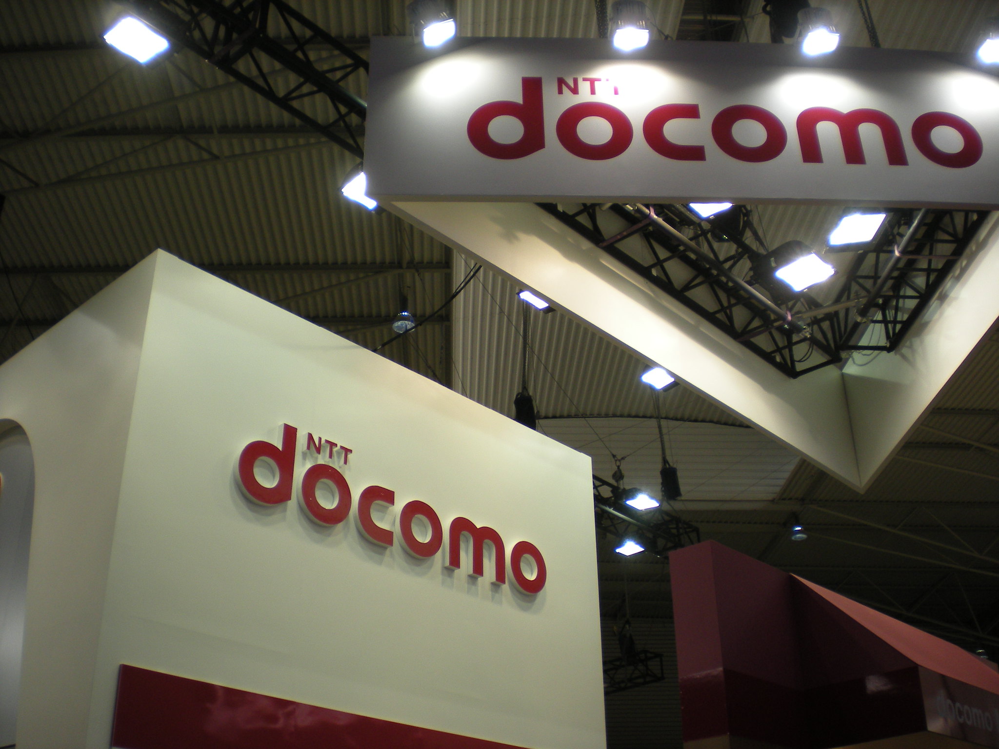 日本 NTT Docomo 推首個同時支援 Sub-6GHz 與 5G 毫米波網路 | TechNews 科技新報