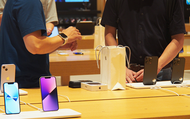 三星獲准量產 iPhone 15 OLED 面板，LGD、京東方小卡關 | TechNews 科技新報