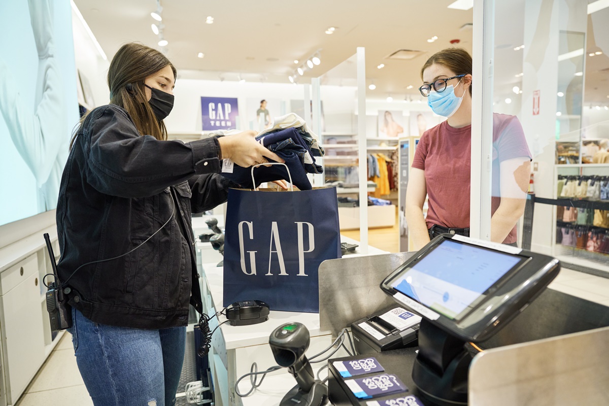 GAP 業績每況愈下，證實將裁 500 名辦公室員工 | TechNews 科技新報