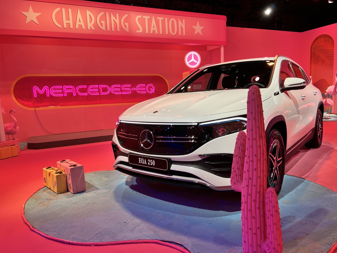 賓士電動車全軍出擊，EQA、EQB、EQE 同步開賣 | TechNews 科技新報