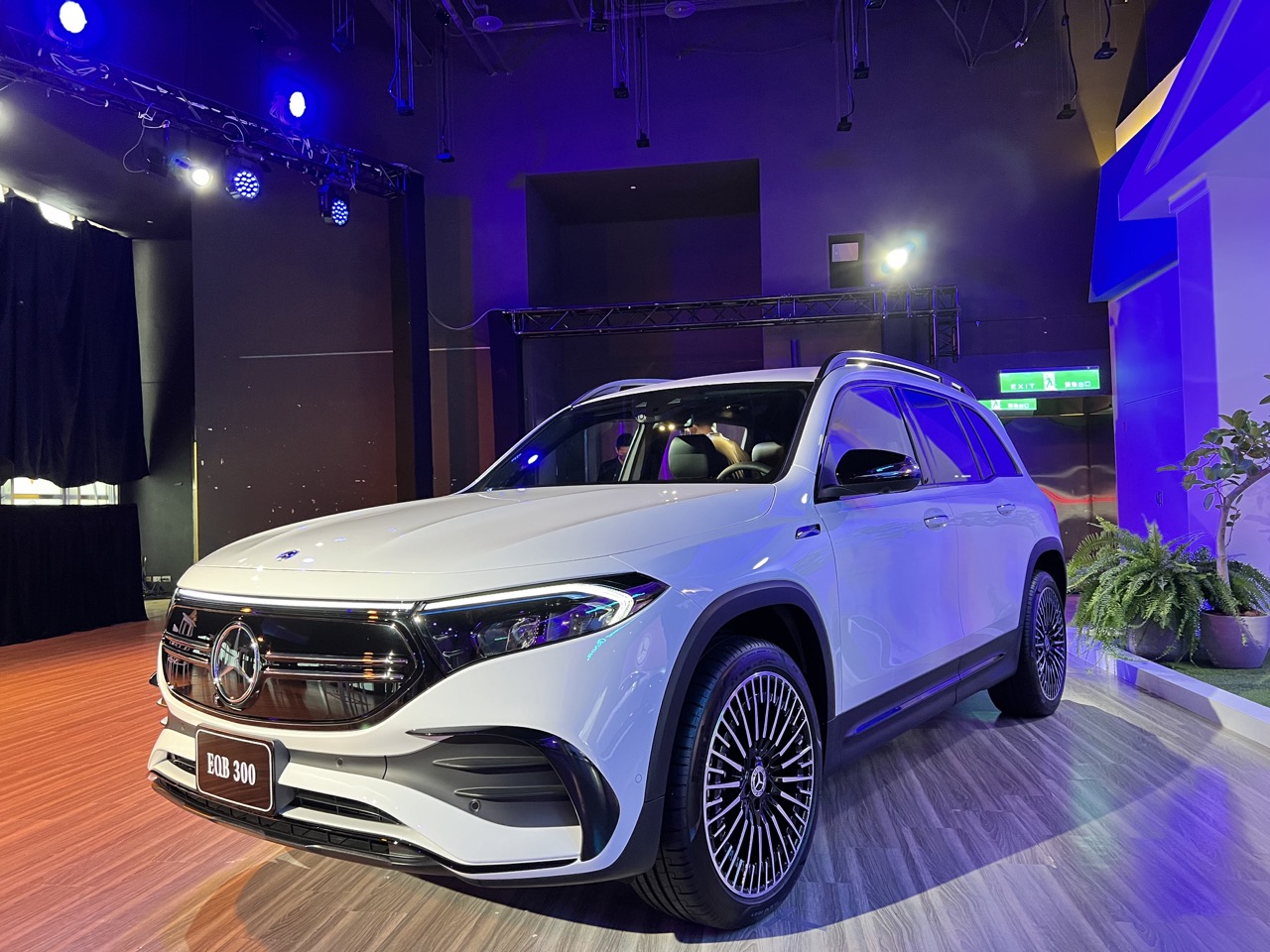 賓士電動車全軍出擊，EQA、EQB、EQE 同步開賣 | TechNews 科技新報