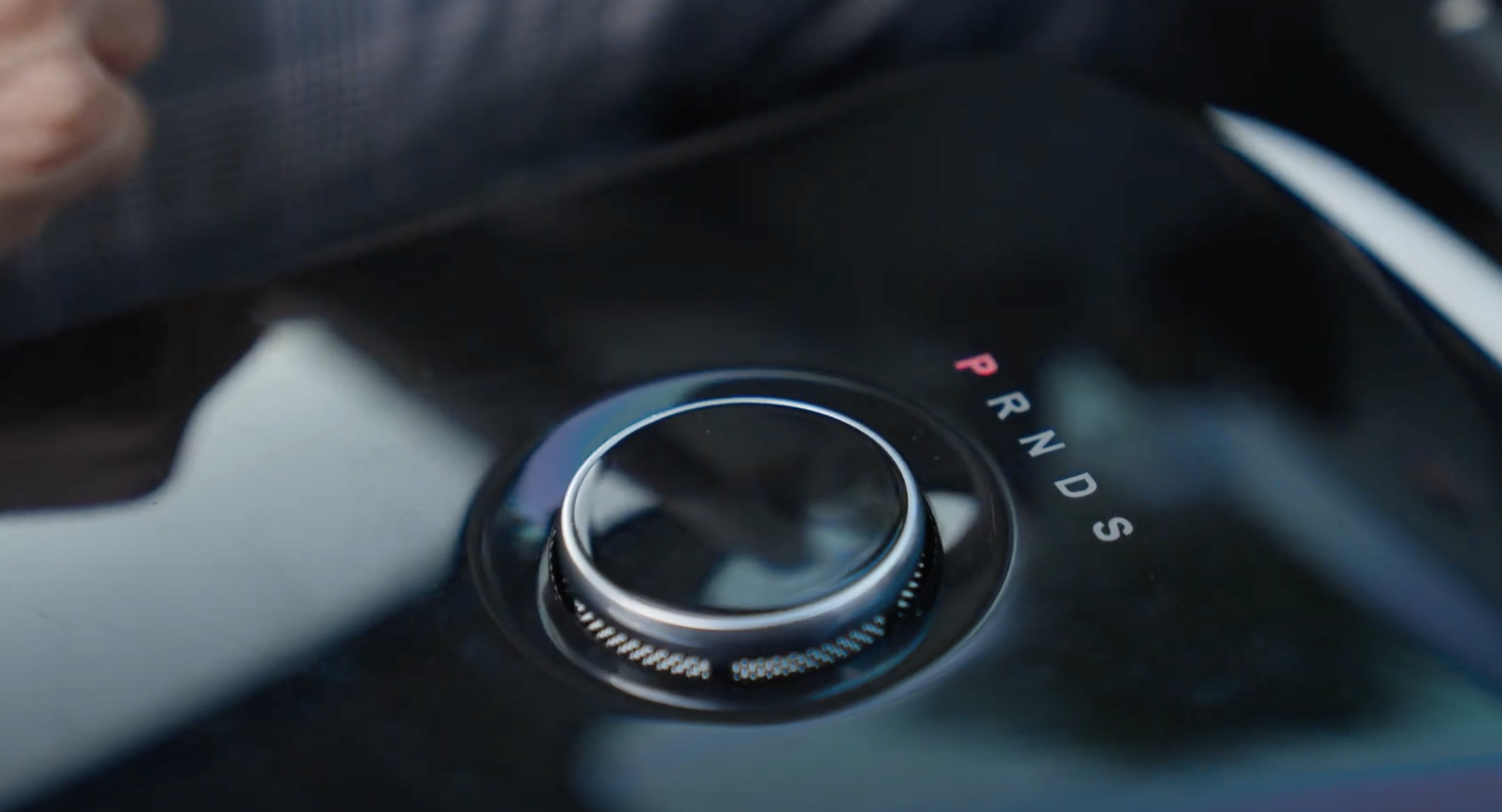 解析鴻海 Model V，具有 S 檔位的純電皮卡 | TechNews 科技新報