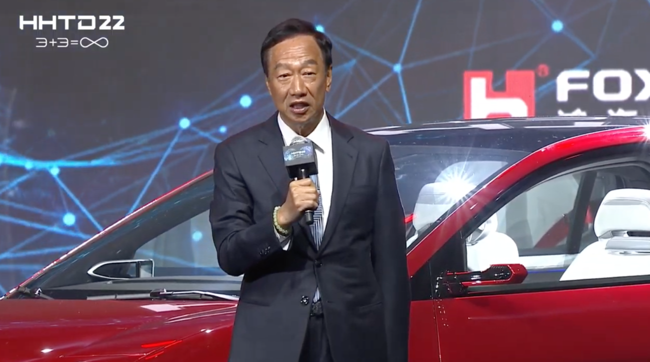 駕駛 Model B 驚喜入場，郭台銘：現在就想把車開回家 | TechNews 科技新報