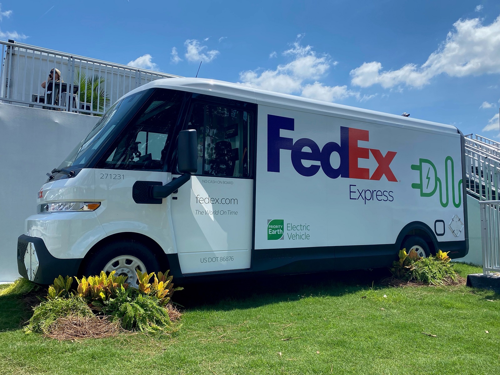 砍成本奏效，FedEx 上修全年財測、盤後飆 11% | TechNews 科技新報