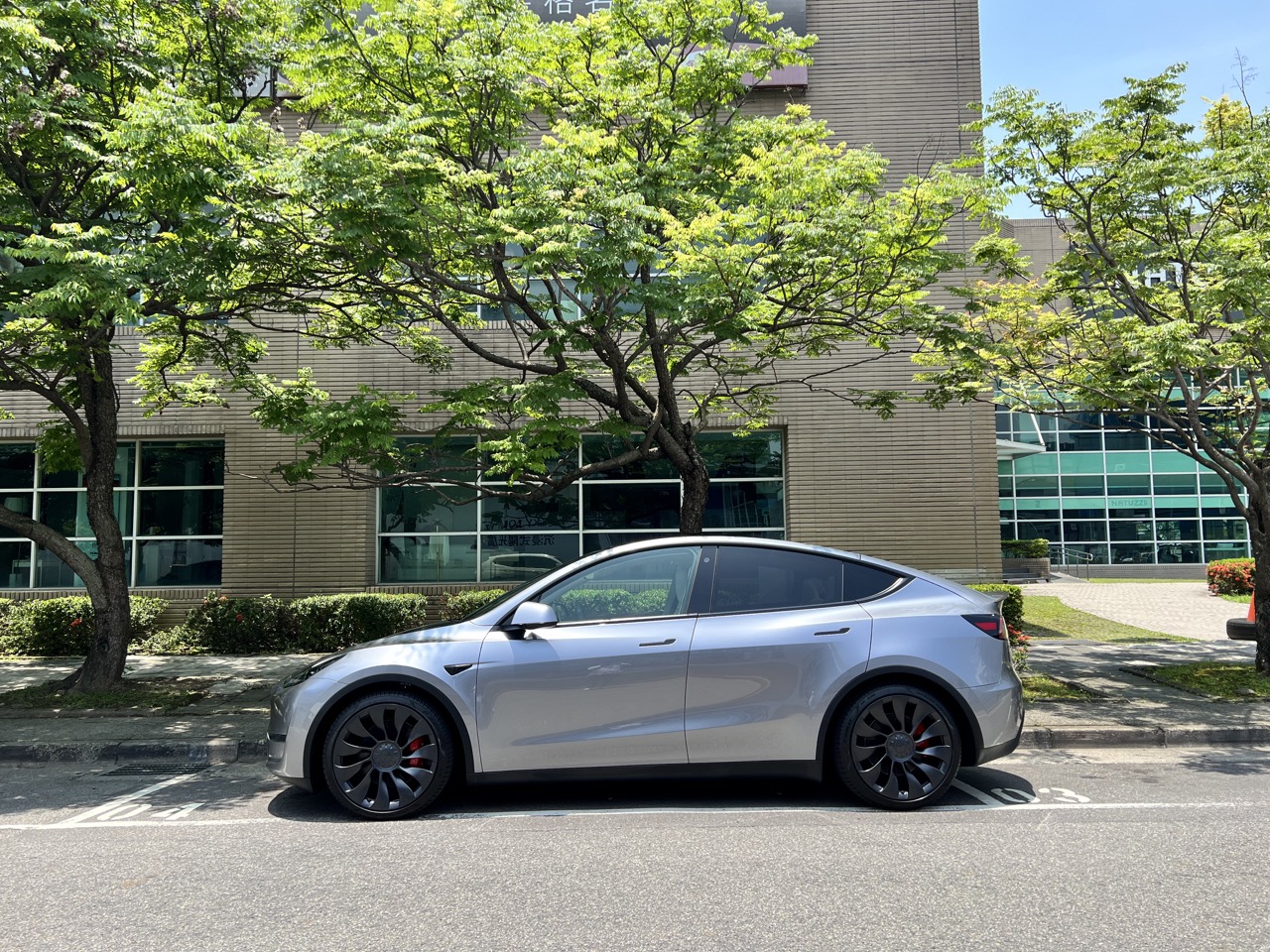 科技試駕 Model Y，銷售冠軍真的這麼厲害？ | TechNews 科技新報