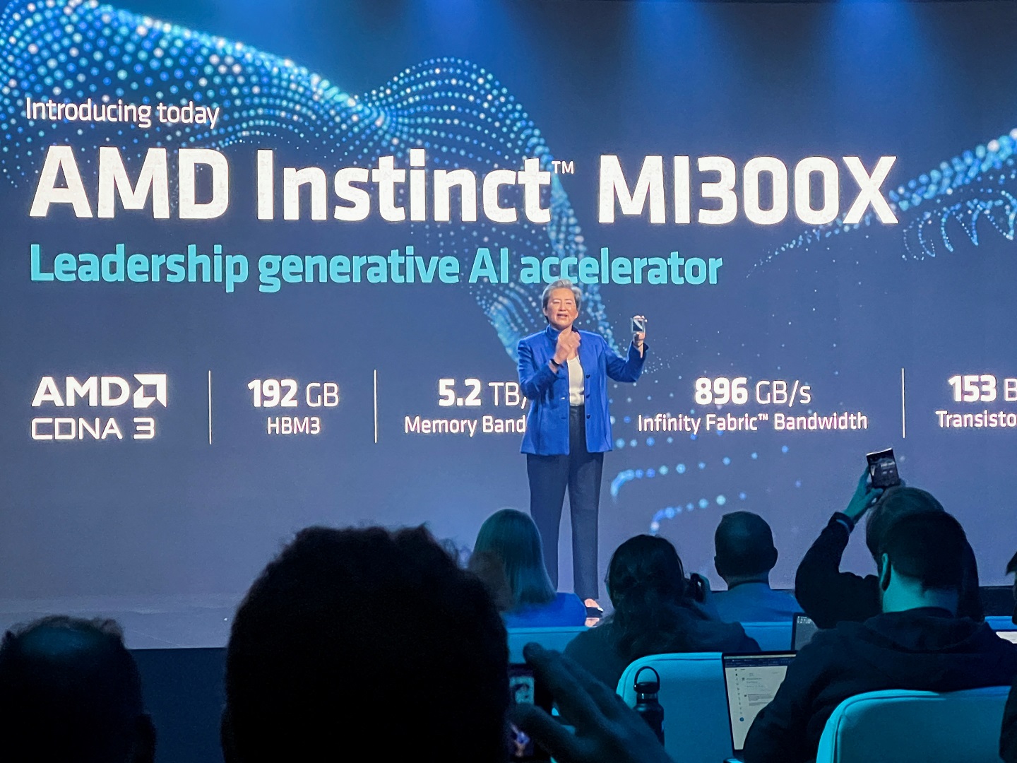 AMD Instinct MI400 曝光，整合八個計算晶片和獨立多媒體 I/O 晶片 | TechNews 科技新報
