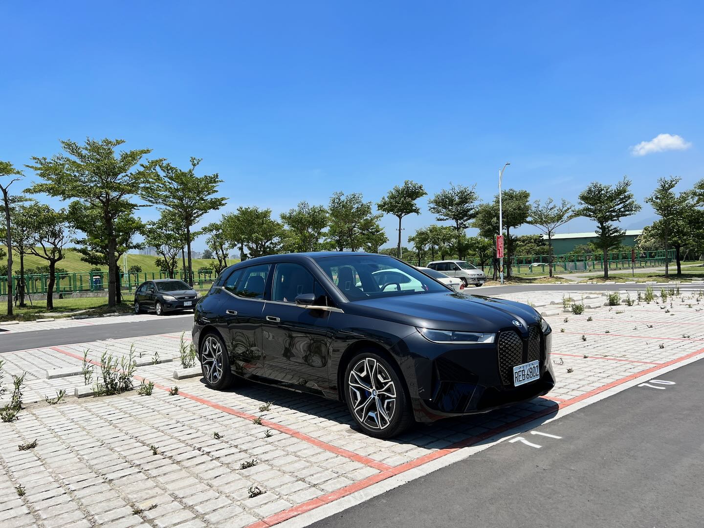 價格不是問題，BMW iX 為何如此受歡迎？ | TechNews 科技新報
