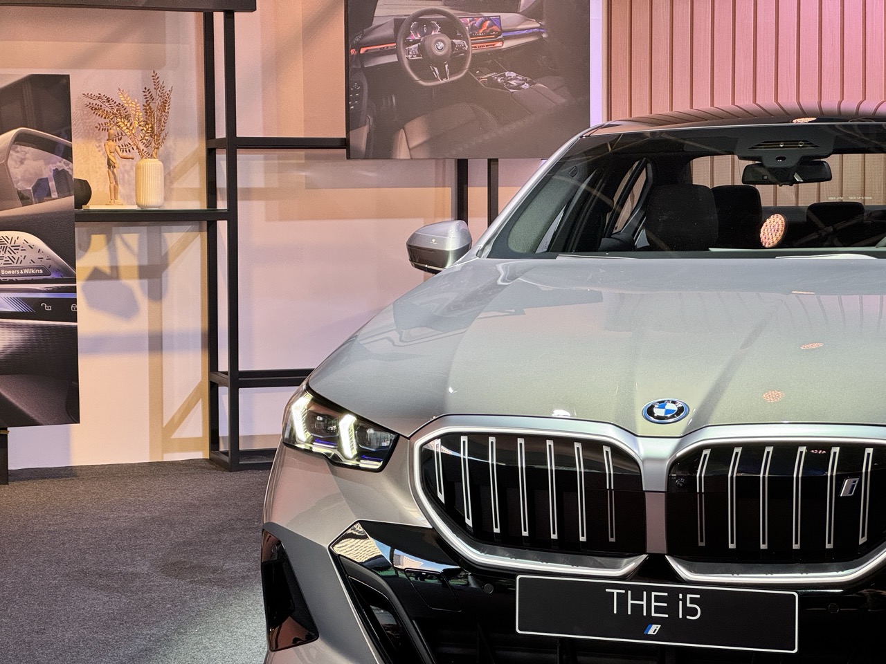 BMW i5 正式登台價格不漲，M Sport 版 329 萬元開賣 | TechNews 科技新報