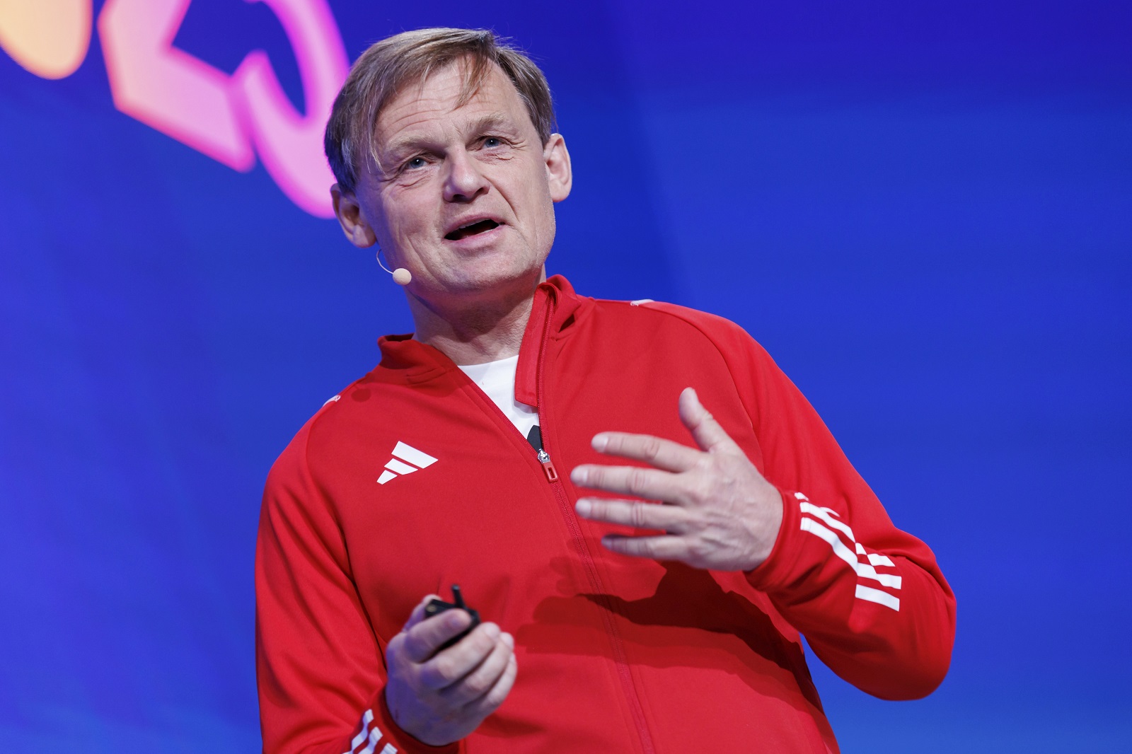 私人手機號碼給六萬員工！上任一年愛迪達 CEO 是誰，能帶公司重返獲利嗎？ | TechNews 科技新報