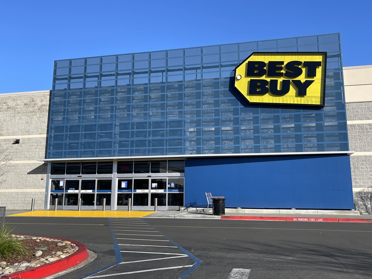 Best Buy 獲利優於預期、筆電買氣看增，股價勁漲 | TechNews 科技新報