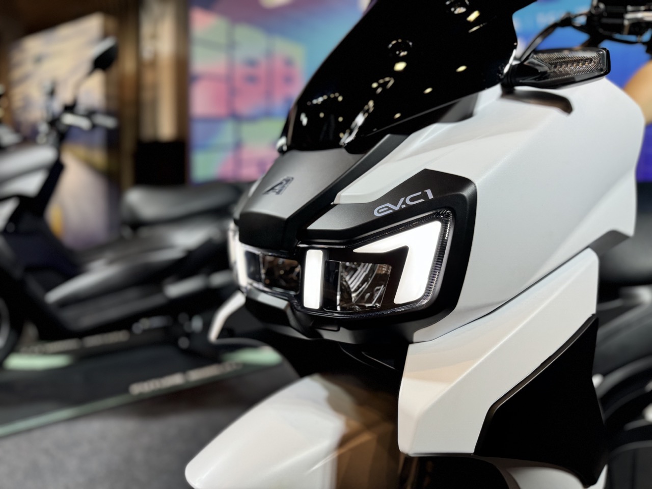 宏佳騰攜手韓國設計 EVC1，首款跑旅風格電動機車開賣 | TechNews 科技新報
