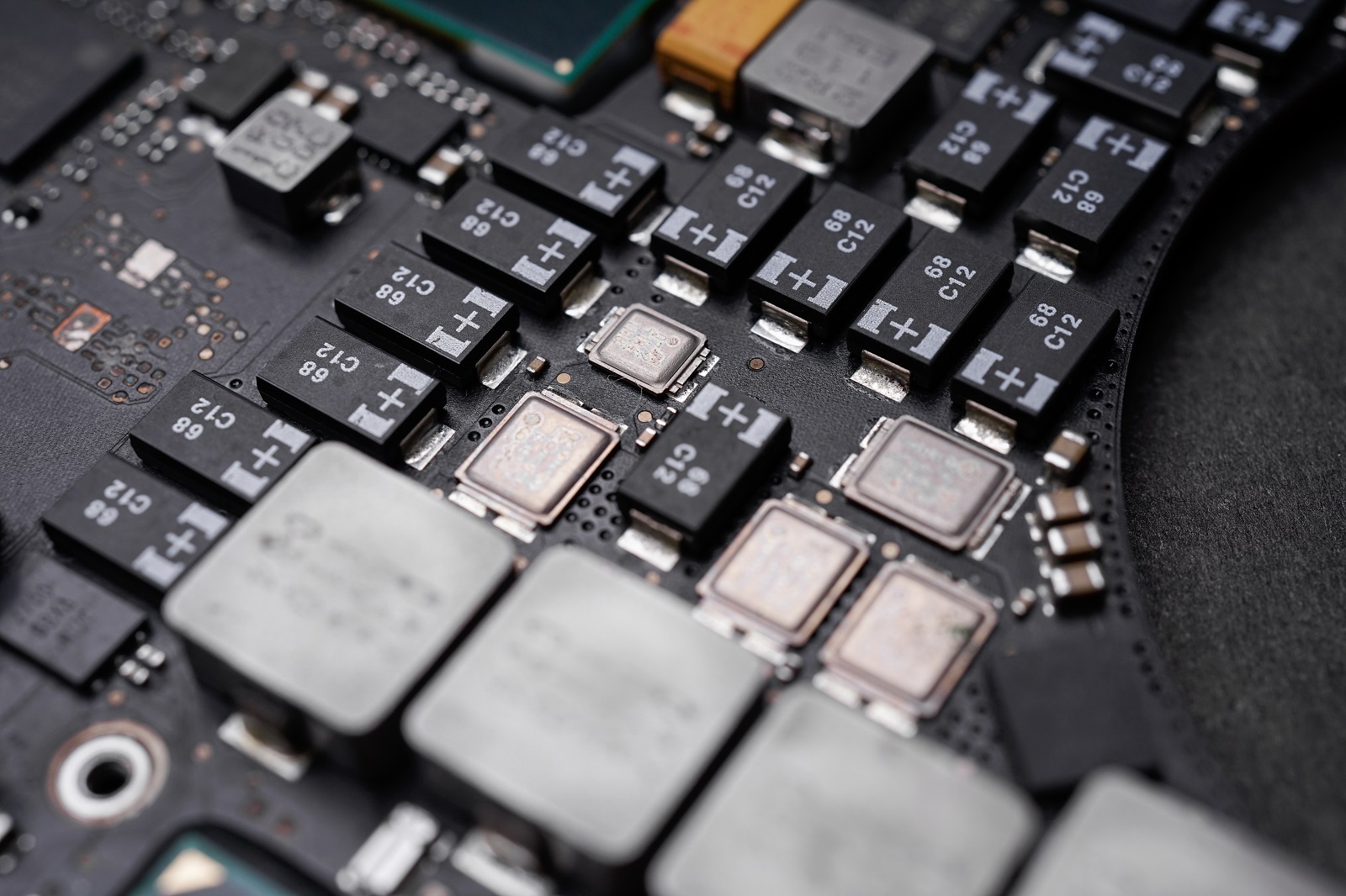 被動元件廠掀獲利上修潮，產業龍頭村田看好 MLCC 需求 | TechNews 科技新報