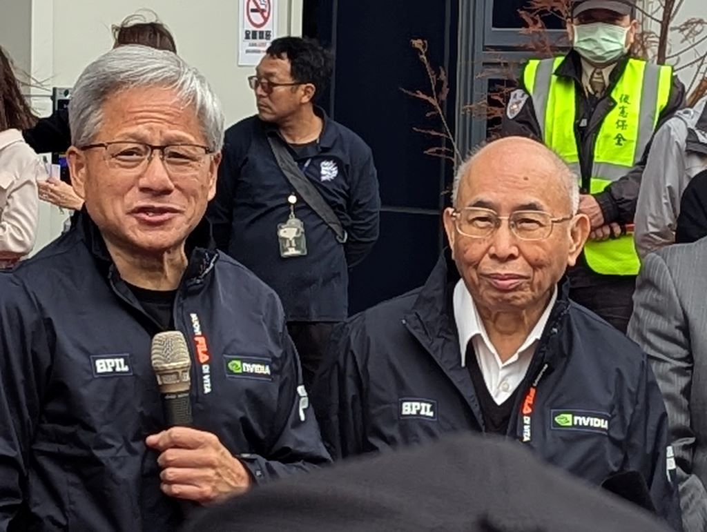 黃仁勳抵台參加矽品新廠揭幕，沒說亞太總部位置要媒體提供好地點 | TechNews 科技新報