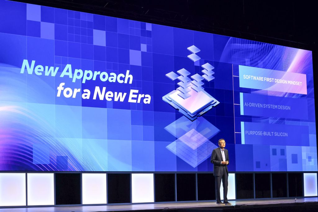 陳立武 Intel Vision 2025 主題演講，強調恢復技術製造的領導地位 | TechNews 科技新報